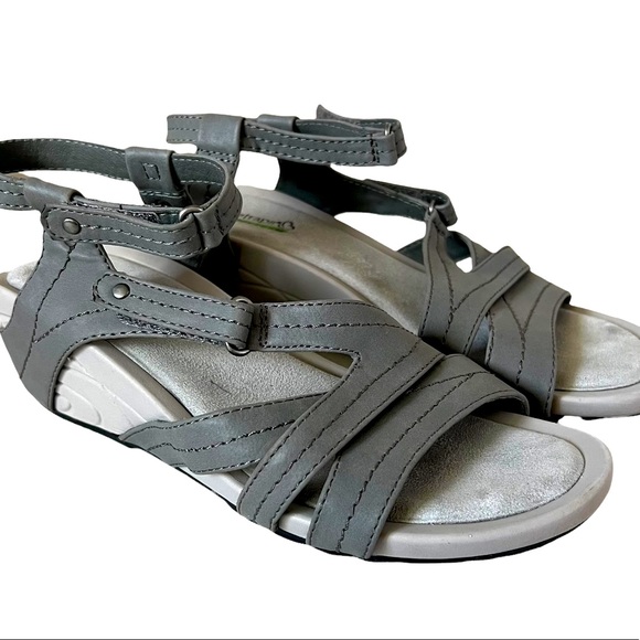 BareTraps | Shoes | Bare Traps Gray 85 Womens Sandals | Poshmark